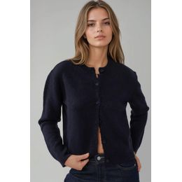 Rundhals-Strickjacke mit weichem Griff