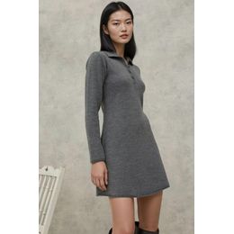 Knopf-detailiertes Polo-Kragen Strickkleid