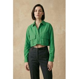 Verschlusslose kurz geschnittene Hemdbluse mit Tasche
