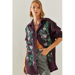 &Uuml;bergro&szlig;es Button-Down-Hemd mit Stickerei