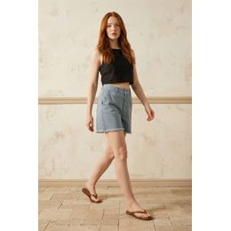 Hoch taillierte weite Jeansshorts