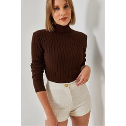 Taillierter gerippter Rollkragenpullover