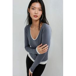Bluse mit Kontrastn&auml;hten und langen &Auml;rmeln