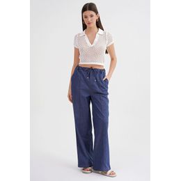 Gerade geschnittene Jeanslook-Hose mit Kordelzug