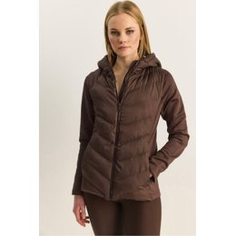 Kapuzende Daunenjacke