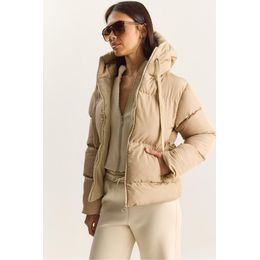 Kapuzenshirmjacke