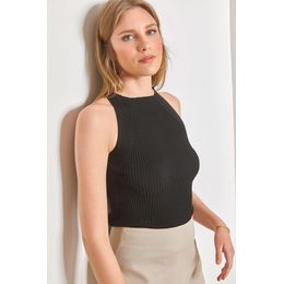 Gek&uuml;rztes Stricktop mit Rundhalsausschnitt