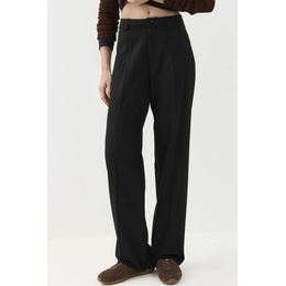 Gerade geschnittene Hose mit normaler Taille und Knopfverschluss