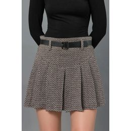 Hoch taillierte, gef&auml;ltelte Mini-Shorts
