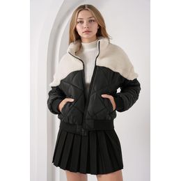 Kurze, texturierte Steppjacke mit Rei&szlig;verschluss