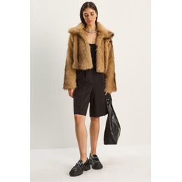 Musterhafte Pl&uuml;sch-Faux-Fur-Jacke