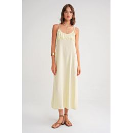 Maxikleid mit gekr&auml;useltem Detail und Tr&auml;gern