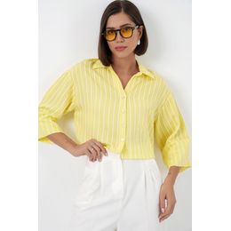 &Uuml;bergro&szlig;es gestreiftes cropped Shirt mit Knopfverschluss