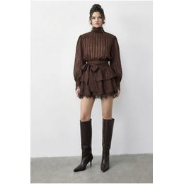Texturiertes Mini-Kleid mit halbem Rollkragen und Spitzenakzenten