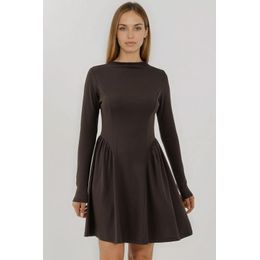 Weiches strukturiertes Boot Neck Mini Kleid