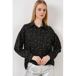 &Uuml;bergro&szlig;es Langarmshirt mit Druck und Tasche