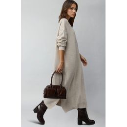 Strukturierter gerippter langer Strickkleid mit Schlitzdetails