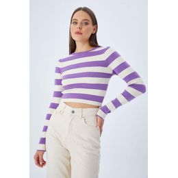Gestreifter Strickpullover