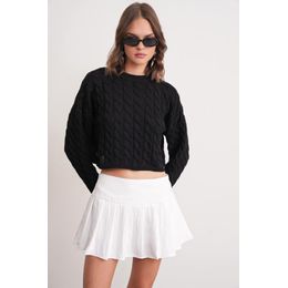 Kabelstrickmuster Rundhals-Pullover