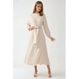 Strukturiertes Maxikleid mit Rundhalsausschnitt