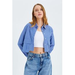 Gestreiftes Popeline-Crop-Shirt mit Tasche