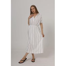 Gestreiftes Midi-Kleid mit Hemdkragen