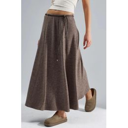 Strukturierter Maxirock mit Bindungsdetails