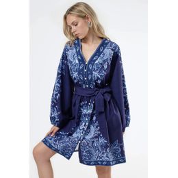 Kleid mit G&uuml;rtel und V-Ausschnitt im Paisleymuster