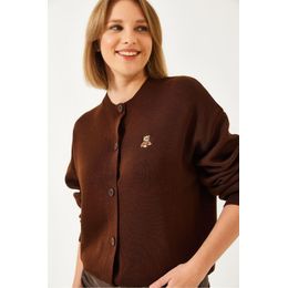 Gestickter Knopfverschluss-Rippstrick-Cardigan