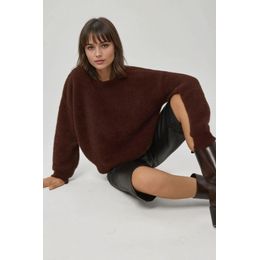 B&auml;rtiger Rundhals-Ultra-Weichstrick-Pullover