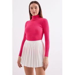 Strukturierter Rollkragen-Fit-Pullover
