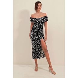 Strukturiertes Midi-Strickkleid mit quadratischem Kragen