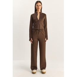 Jacke und gerade geschnittene Hose Zwei-Teiler Set