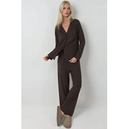 Lang&auml;rmliges Pyjama-Set mit Hemdkragen und Knopfleiste