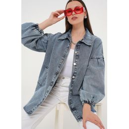 &Uuml;bergro&szlig;e Jeansjacke mit Hemdkragen