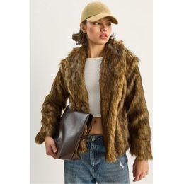 Kunstfellkurzjacke mit offenem Kragen