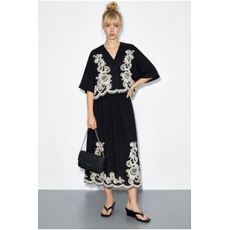 &Uuml;bergr&ouml;&szlig;e V-Ausschnitt Besticktes 3/4-Arm Shirt und Weite Bein Hose Set