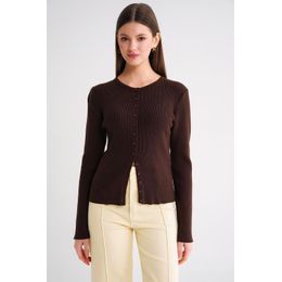 Knopfverziertes Slim-Fit-Rippstrick-Cardigan