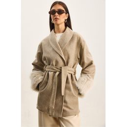Oversized Schal-Kragen Filzjacke mit Kunstfell-B&uuml;ndchen