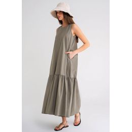 Maxikleid mit Kragen und R&uuml;schendetails