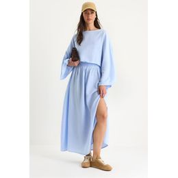 Strukturierte Bluse mit Rundhalsausschnitt und Rock-Set