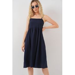 Kariertes Midi-Kleid mit quadratischem Ausschnitt