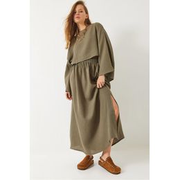 Strukturierte Bluse mit Rundhalsausschnitt und Rock-Set