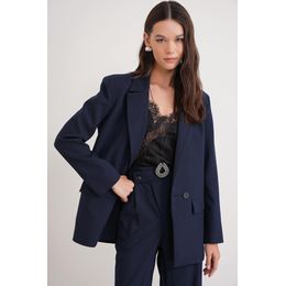 Lang&auml;rmeliger Knopfblazer