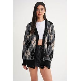 &Uuml;bergr&ouml;&szlig;en Argyle V-Ausschnitt Knopfpullover