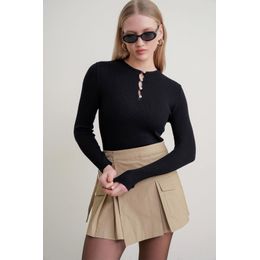 Knopf Detail Rundhals-Pullover