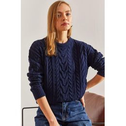Strukturierter Rippstrick-Pullover mit Rundhalsausschnitt