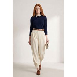 Gepolsterte Hosen mit Knopf und G&uuml;rtel
