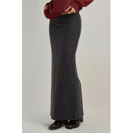 Elastischer Taillenshirt aus weichem Textil mit Schlitz