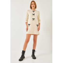 Texturiertes Strickkleid mit Schleife